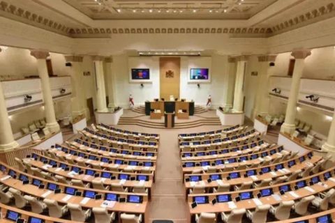 უკრაინელებმა რუსეთის ქალაქ სამარაში კუბიშევის ნავთობის გადამამუშავებელი ...